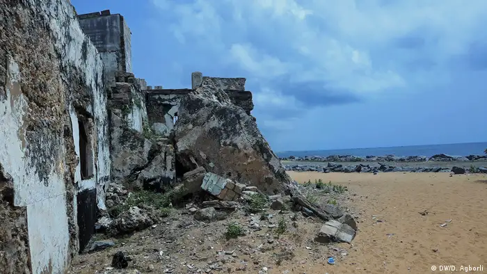 The walls of Fort Prinzenstein crumble onto the beach