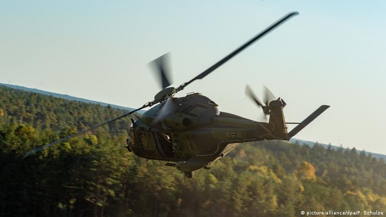German soldiers deploy chopper to deliver flowers – DW – 08/14/2020