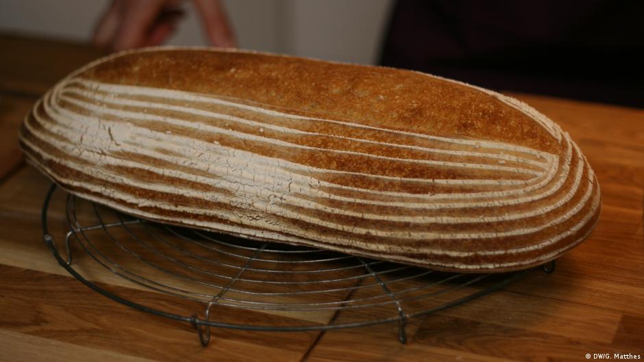 Baking step-by-step: Spelt loaf from Belgium – DW – 04/09/2019