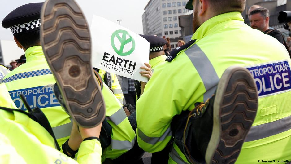 British Parliament declares 'climate emergency' – DW – 05/02/2019