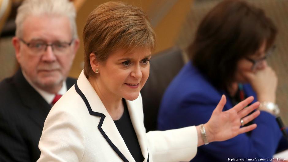 Scottish leader calls for independence referendum by 2021 – DW – 04/24/2019