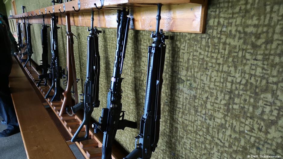 Switzerland on collision course with EU over gun control – DW – 05/18/2019