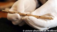 Breathing life into Europe's ancient musical instruments – DW – 05/20/2019