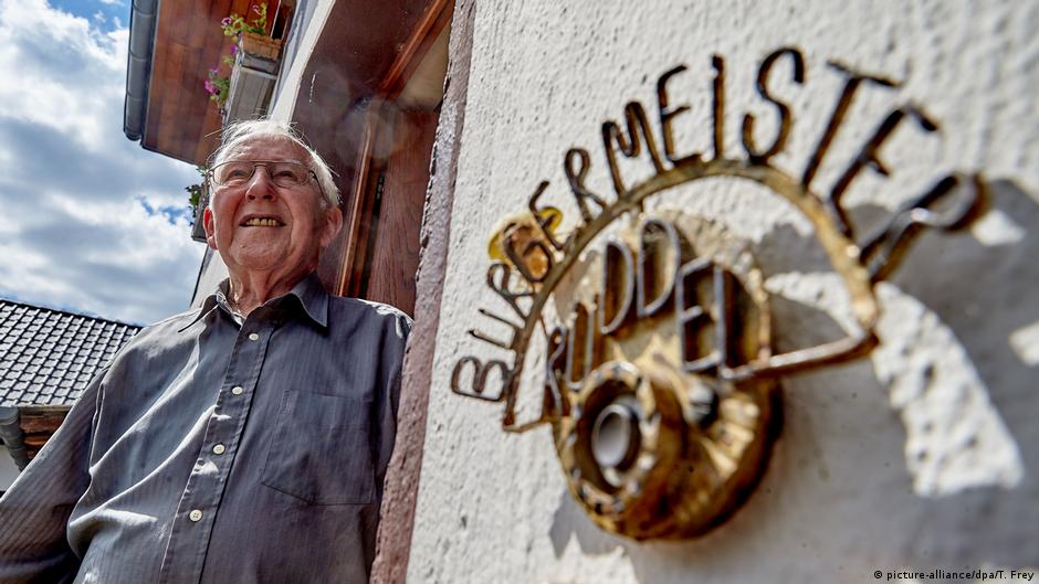 Germany's oldest mayor retires after 56 years – DW – 05/21/2019
