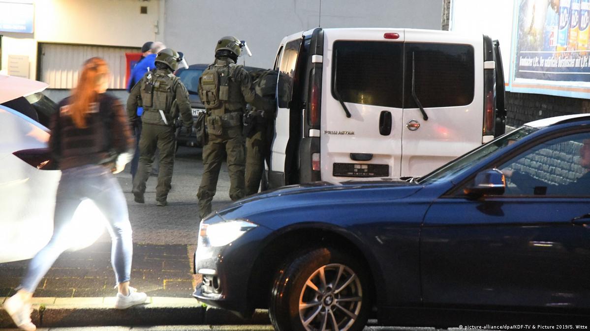 What is the Al-Salam-313 biker gang? – DW – 05/22/2019