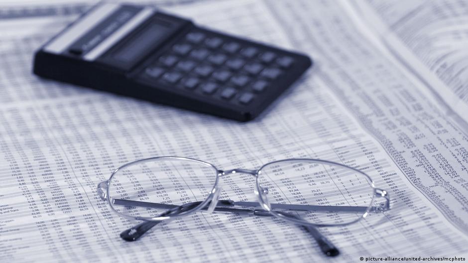 2. Flat organizational structure