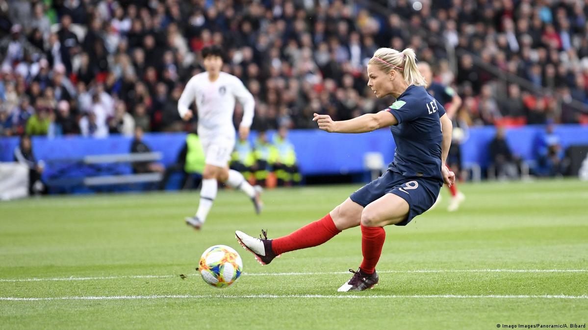 Frankreich startet mit Sieg in die Heim-WM