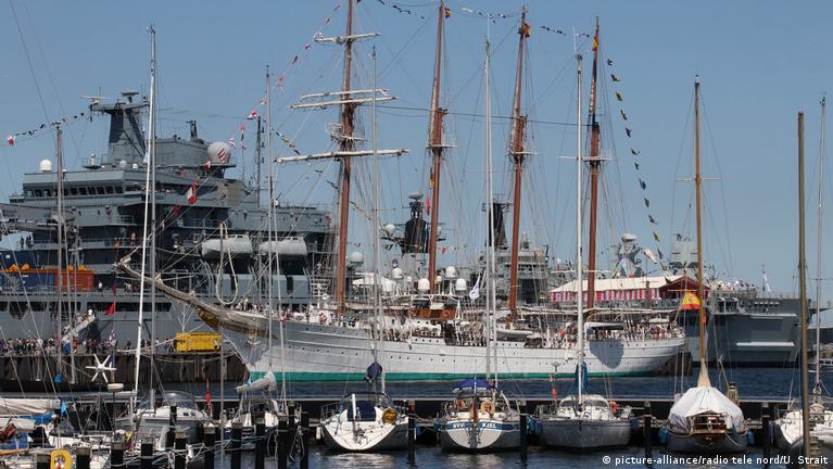 World's biggest sailing event casts off – DW – 06/23/2019