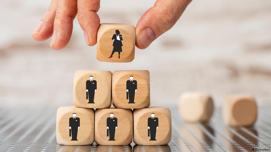 More women on German executive boards – DW – 08/12/2021