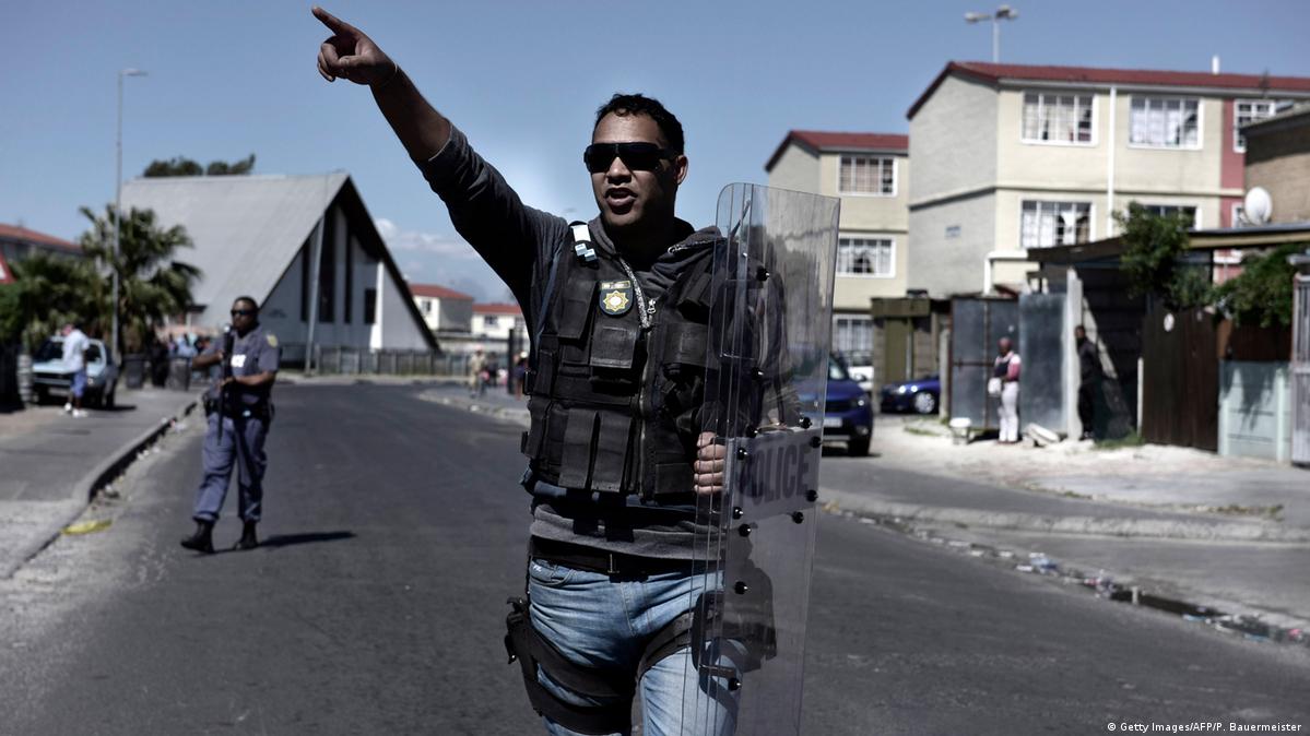 "Intolerable" extortion suffocates Cape Town's economy