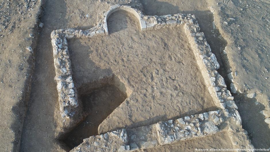 Israel: Archaeologists uncover ancient mosque