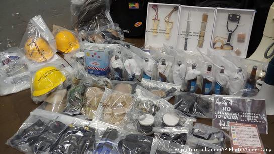 Hong Kong: Makeshift bomb factory discovered – DW – 07/20/2019