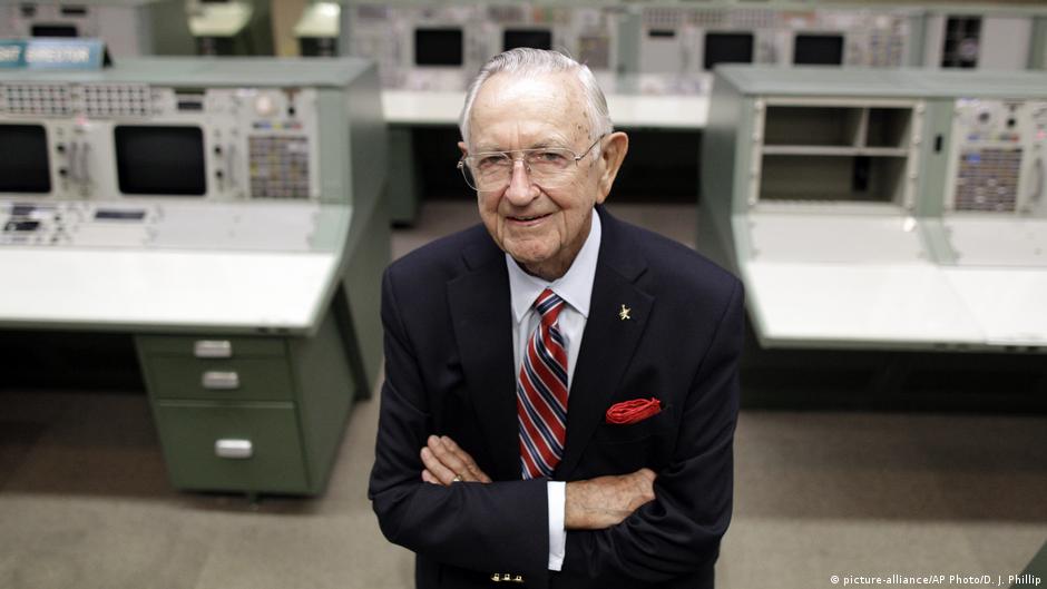 Former NASA flight director Chris Kraft dies
