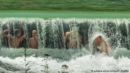 Germany swelters in record-breaking Europe heat wave – DW – 07/25/2019