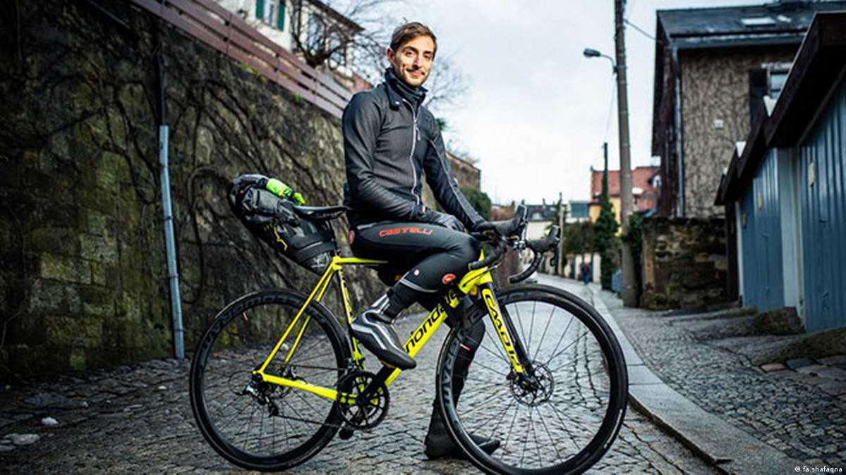 German cyclist breaks off tour after mugging in Iran