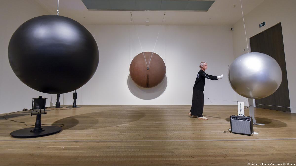 Greek sculptor Takis dies at 93 – DW – 08/09/2019