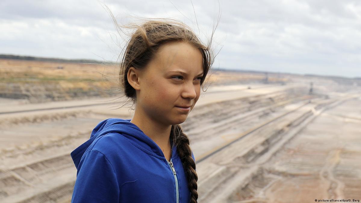 Greta Thunberg makes surprise visit to German forest – DW – 08/10/2019