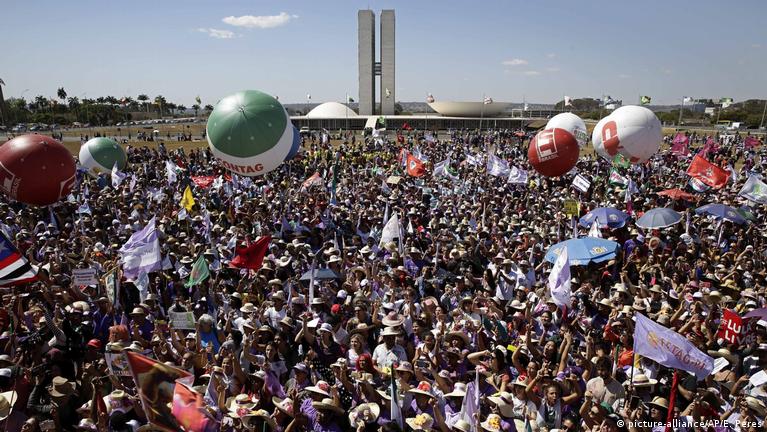 Thousands of women rally against Jair Bolsonaro in Brazil – DW – 08/15/2019
