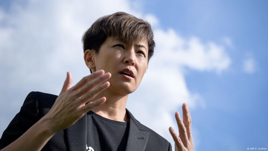 Hong Kong pop singer Ho: 'We have a leaderless movement' – DW – 09/23/2019 Hong Kong pop singer Ho: 'We have a leaderless movement' – DW – 09/23/2019