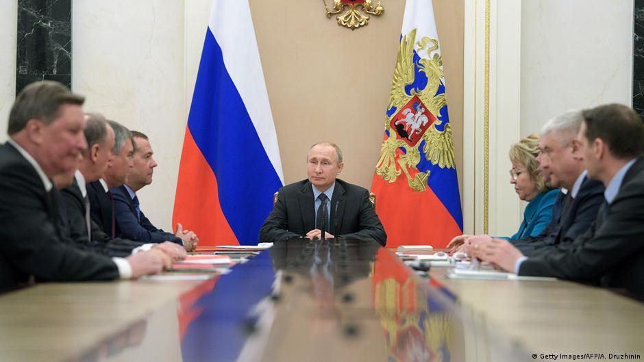 Russia confirms alleged US spy worked in Kremlin – DW – 09/10/2019