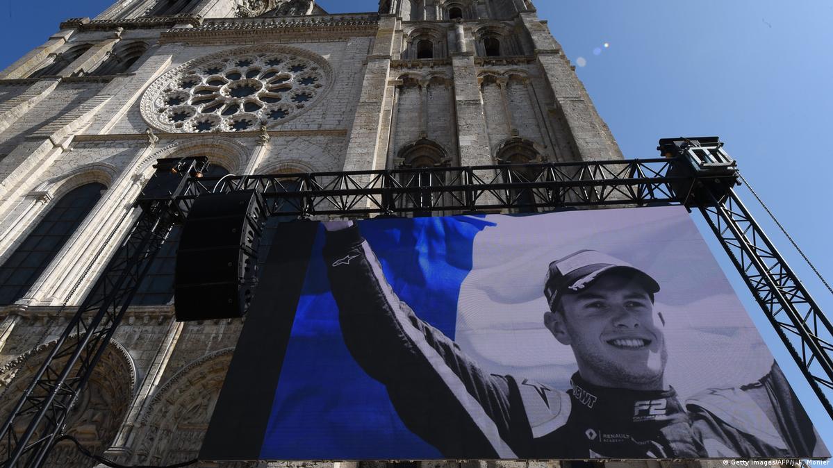 F2 driver Anthoine Hubert laid to rest in Chartres – DW – 09/10/2019