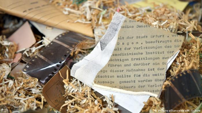 Bundestag votes to move Stasi files | News | DW | 26.09.2019
