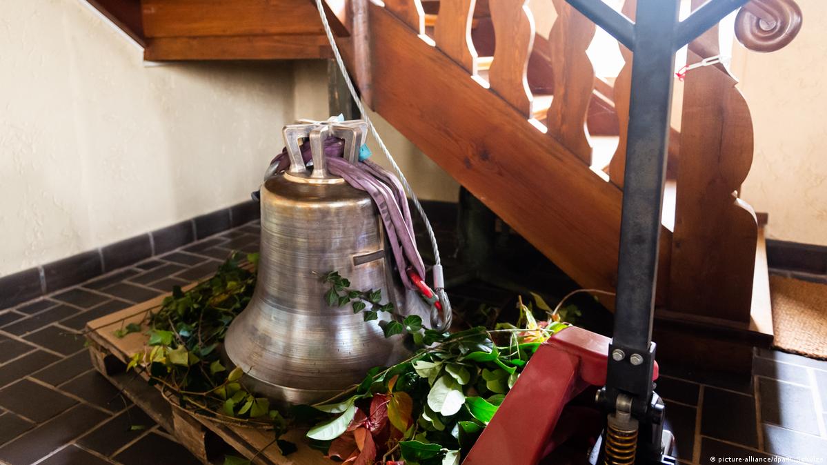German church gets Nazi bell substitute – DW – 09/30/2019