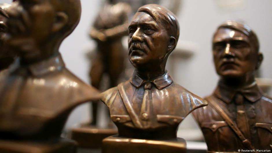 Argentina's Holocaust museum unveils Nazi relics – DW – 10/04/2019