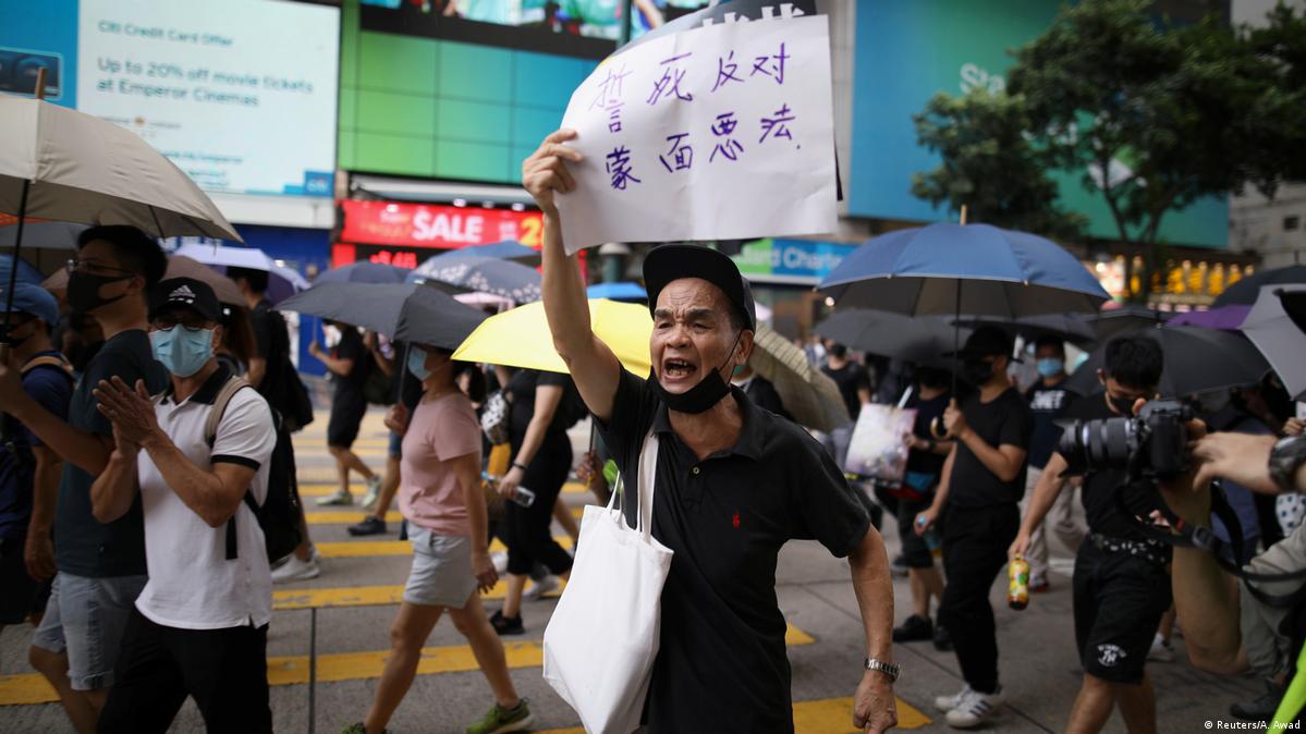 HK protests: Molotov cocktails thrown in metro