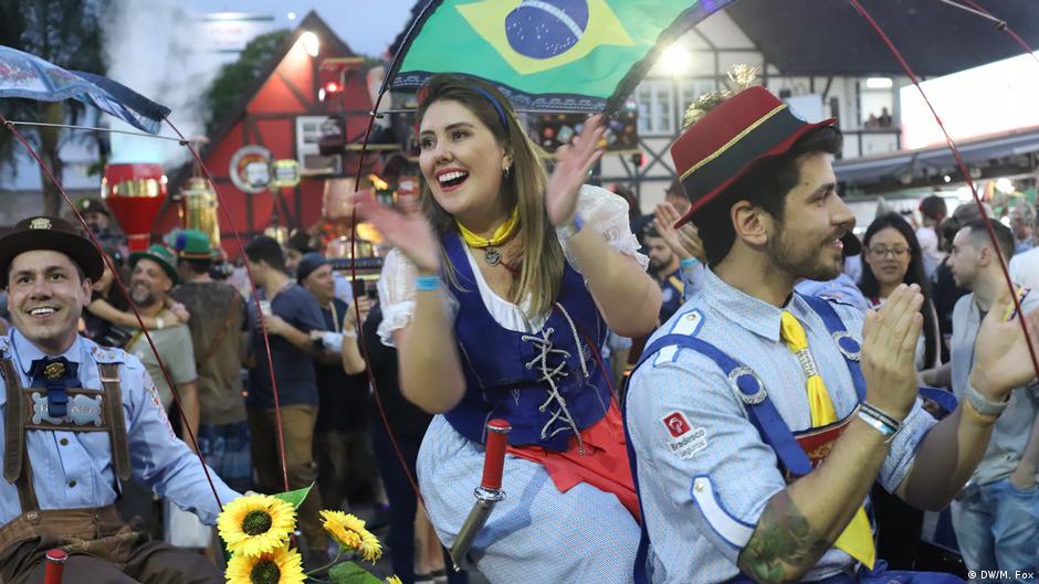 Celebrating Oktoberfest in Brazil – DW – 10/25/2019