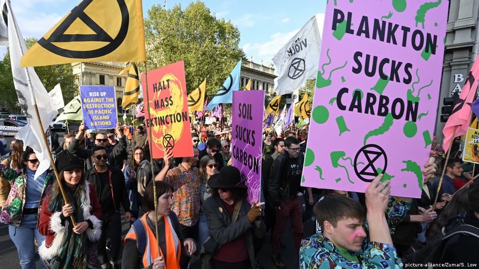 Australia PM plans to 'outlaw' climate protests – DW – 11/01/2019