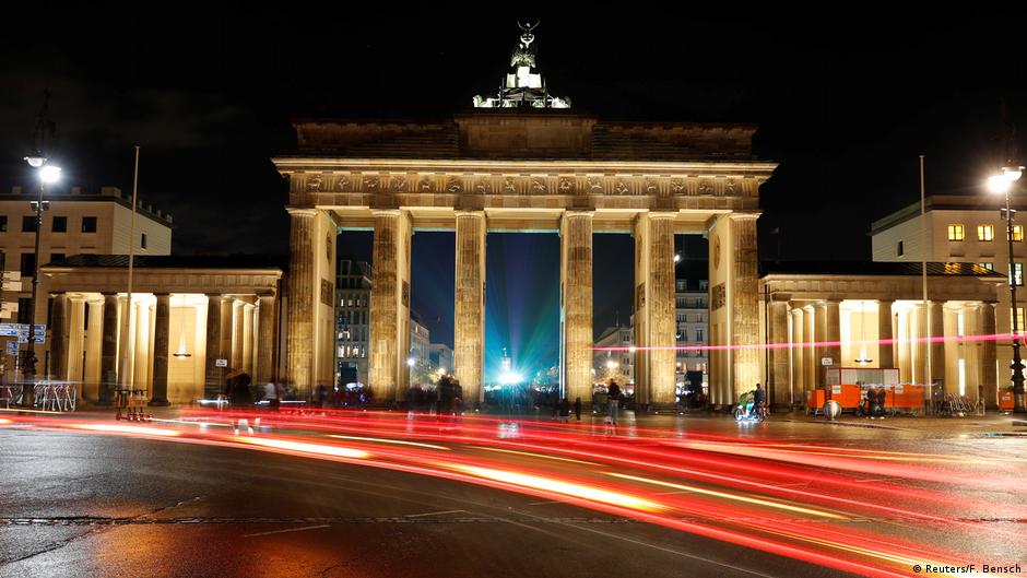 Berlin now and 30 years ago – DW – 11/04/2019