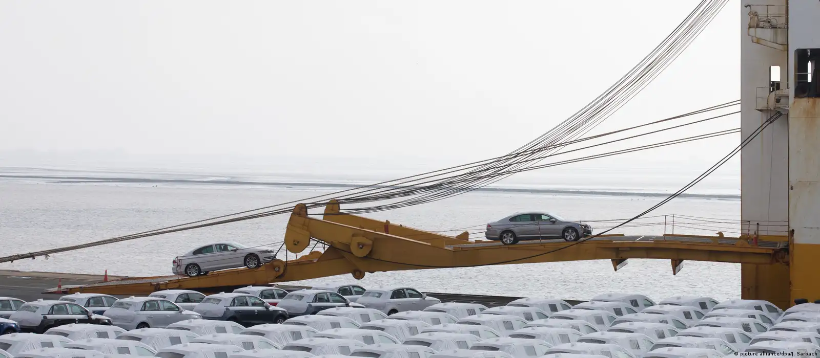 Mackinac Bridge Car Blown Off Maintenance Helps The Mackinac Bridge