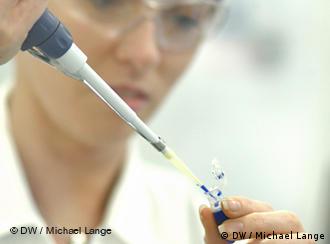 Synthetic Biology - Creating Life in the Laboratory – DW – 10/01/2012