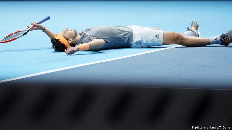 Thiem stuns Djokovic at the ATP Finals – DW – 11/13/2019