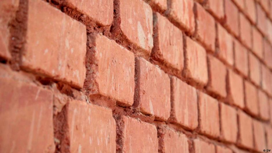Bricks made of soil and not concrete – DW – 04/17/2020