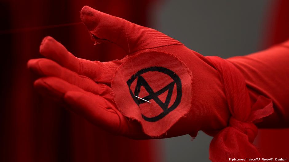 Opinion: Nothing matters to this doomsday cult – DW – 11/21/2019