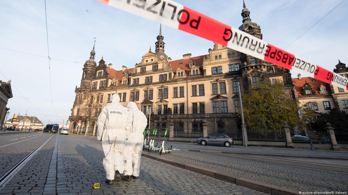 Museum Crime Scenes - Ransoming Stolen Art