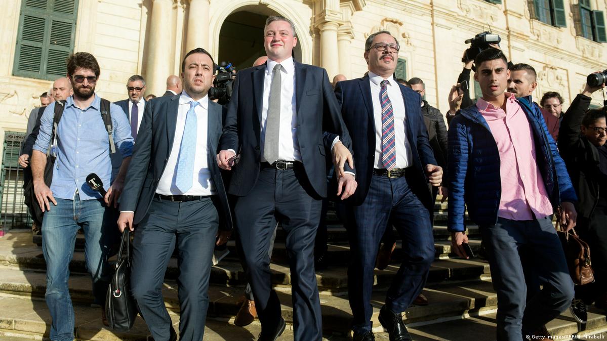 Malta: Ministers quit as journalist murder probe heats up – DW – 11/26/2019