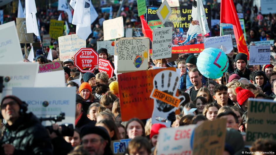 Millions march worldwide in climate protests – DW – 11/29/2019