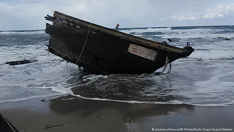 Japan finds 'ghost boat' on northern island – DW – 12/29/2019