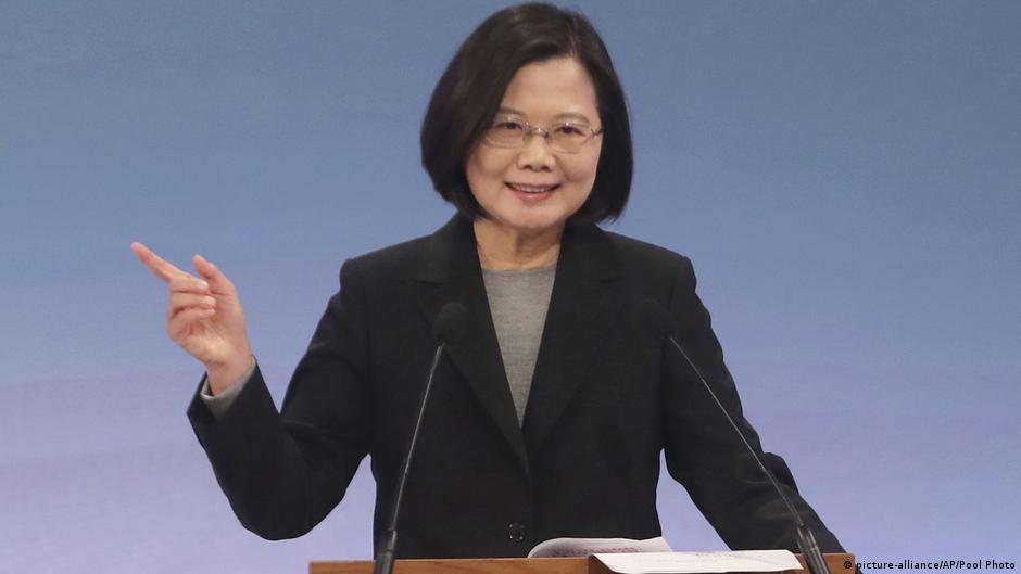 Taiwan rejects Hong Kong model for Chinese unity – DW – 01/01/2020