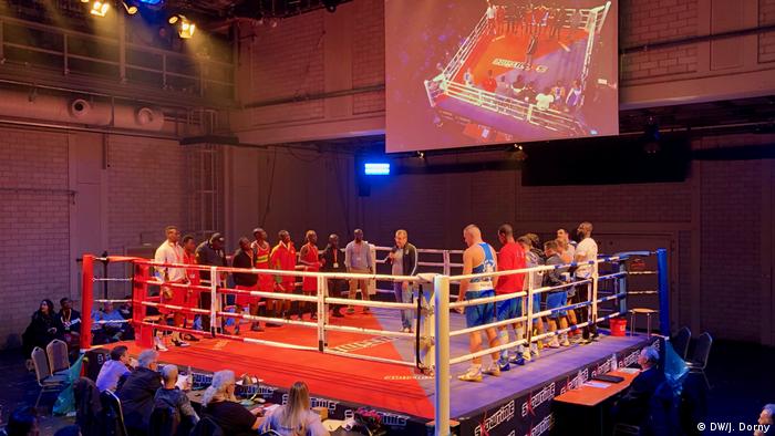 Wenn die Theaterbühne zum Boxring wird | Sport | DW | 29.01.2020