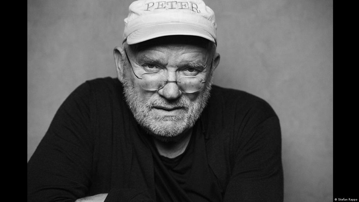 Peter Lindbergh: Reinventing fashion photography – DW – 02/05/2020