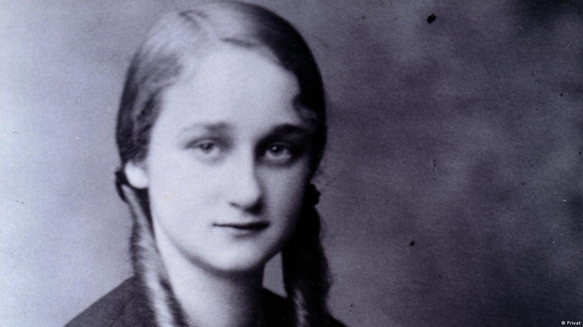 Article 116: The fight for German citizenship – DW – 02/12/2020