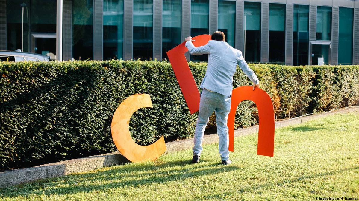 Soul searching in Germany's CDU – DW – 10/12/2021