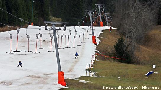 A skiing holiday in times of climate change? – DW – 02/13/2020
