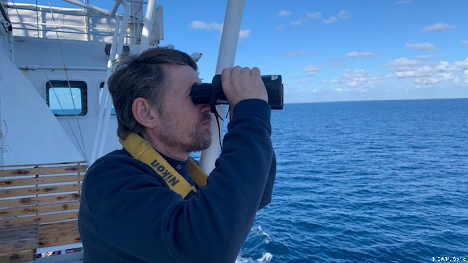 Ocean Viking saves people on Mediterranean Sea – DW – 02/19/2020