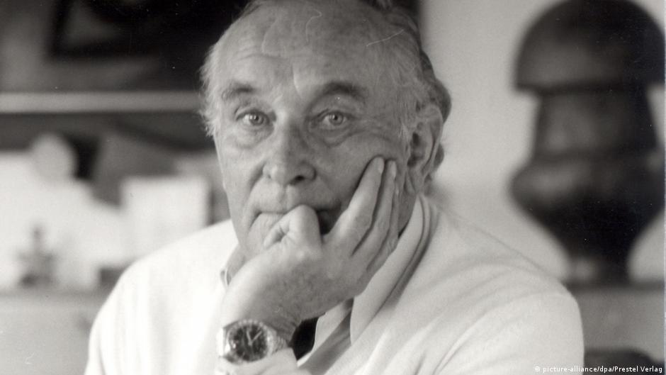 Shadows cast over the documenta in Germany's Kassel – DW – 02/27/2020