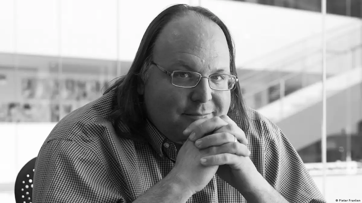 Ethan Zuckerman: “Be right, not fast”